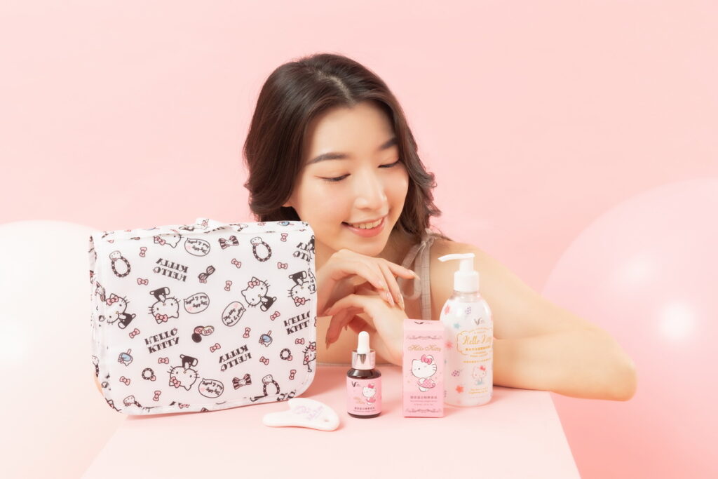 2023開啟你的粉紅小宇宙！ 佐登妮絲XHELLO KITTY推出聯名商品加價購 | 蕃新聞